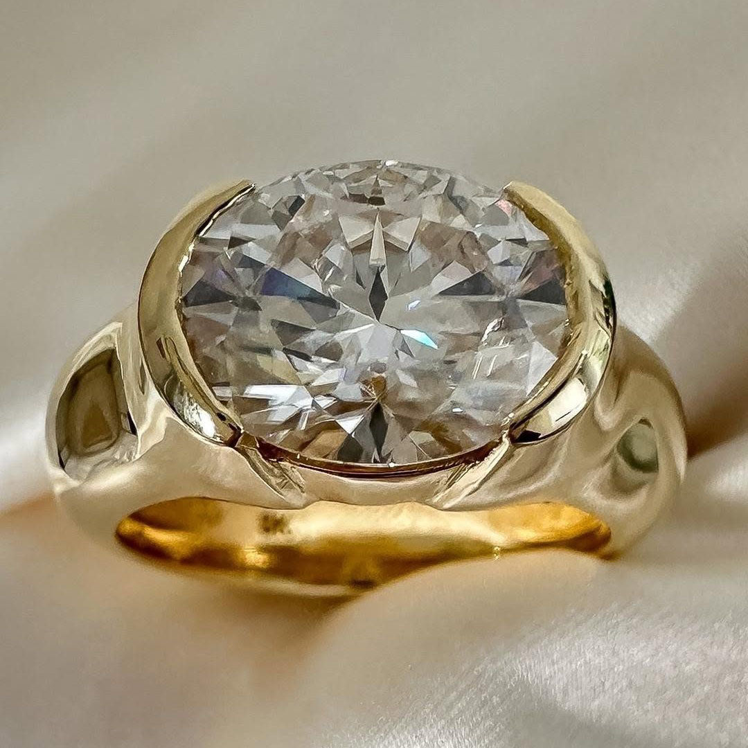 7Ct Oval Cut Half Bezel Modern Ring-JOSHINY